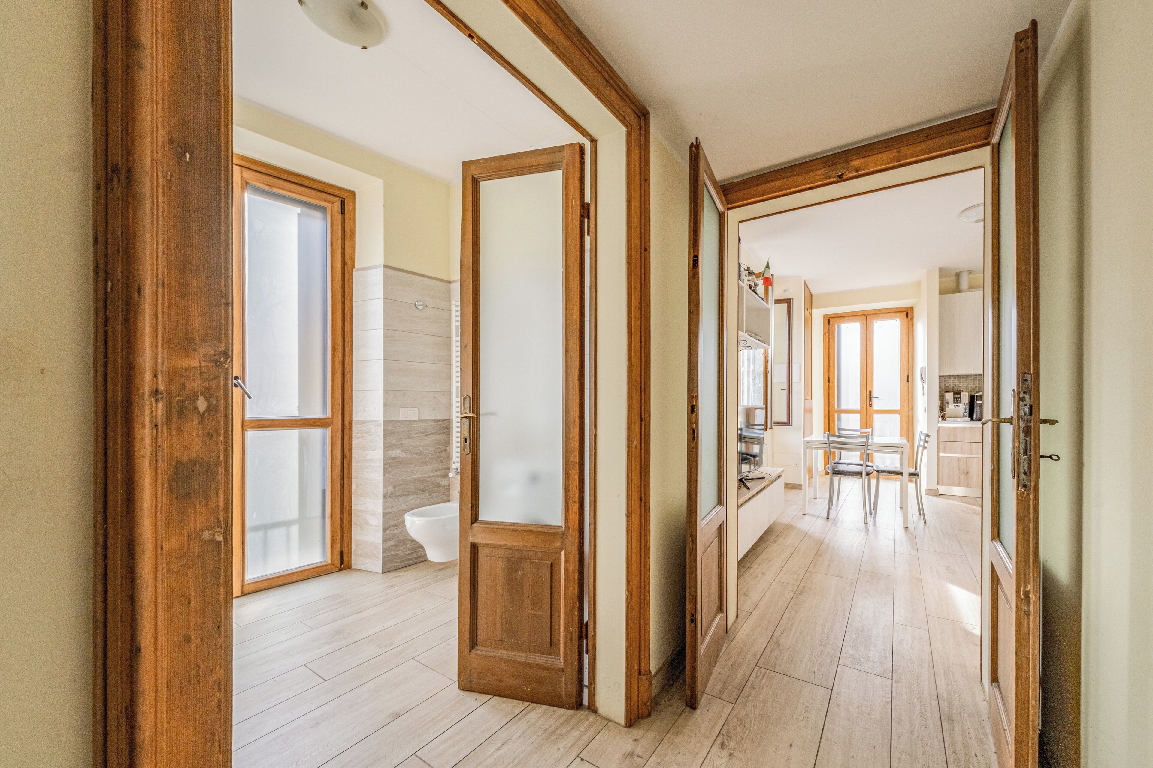 Apartamento em Condomínio Fechado, varanda, vista para o pátio | Interior