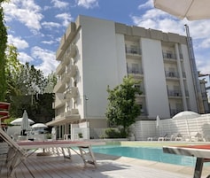 Piscina exterior sazonal