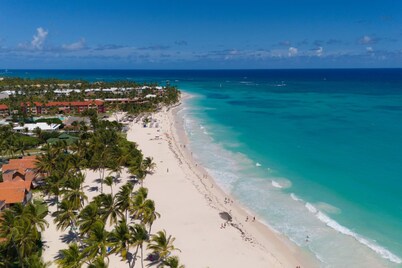 Oasis Retreat Sleeps 4 Free Airport Transfer