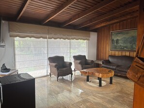 Casa Familiar, varanda, vista para o jardim | Interior