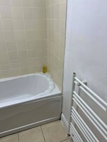 Apartamento, 1 quarto | Banheiro