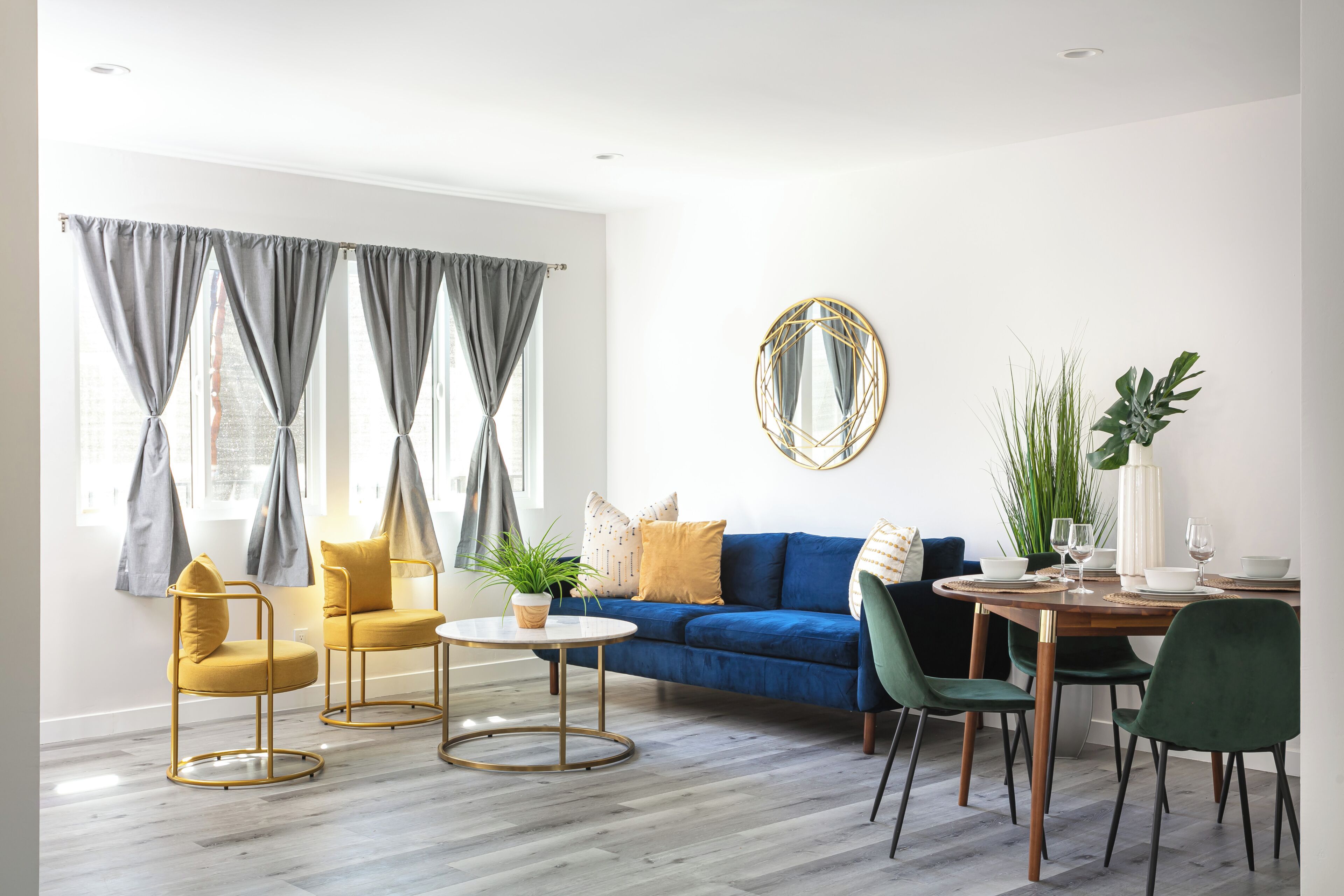 Apartamento Standard | Sala de estar | Televisor de 50 polegadas com canais digitais, Netflix 