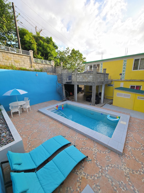 Barefoot Apartments - Dominique