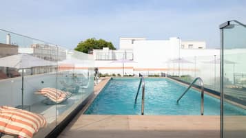 Piscina exterior sazonal