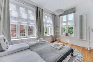 Apartamento Deluxe, Vista para a cidade | Roupa de alta qualidade, ferro/tábua de engomar 