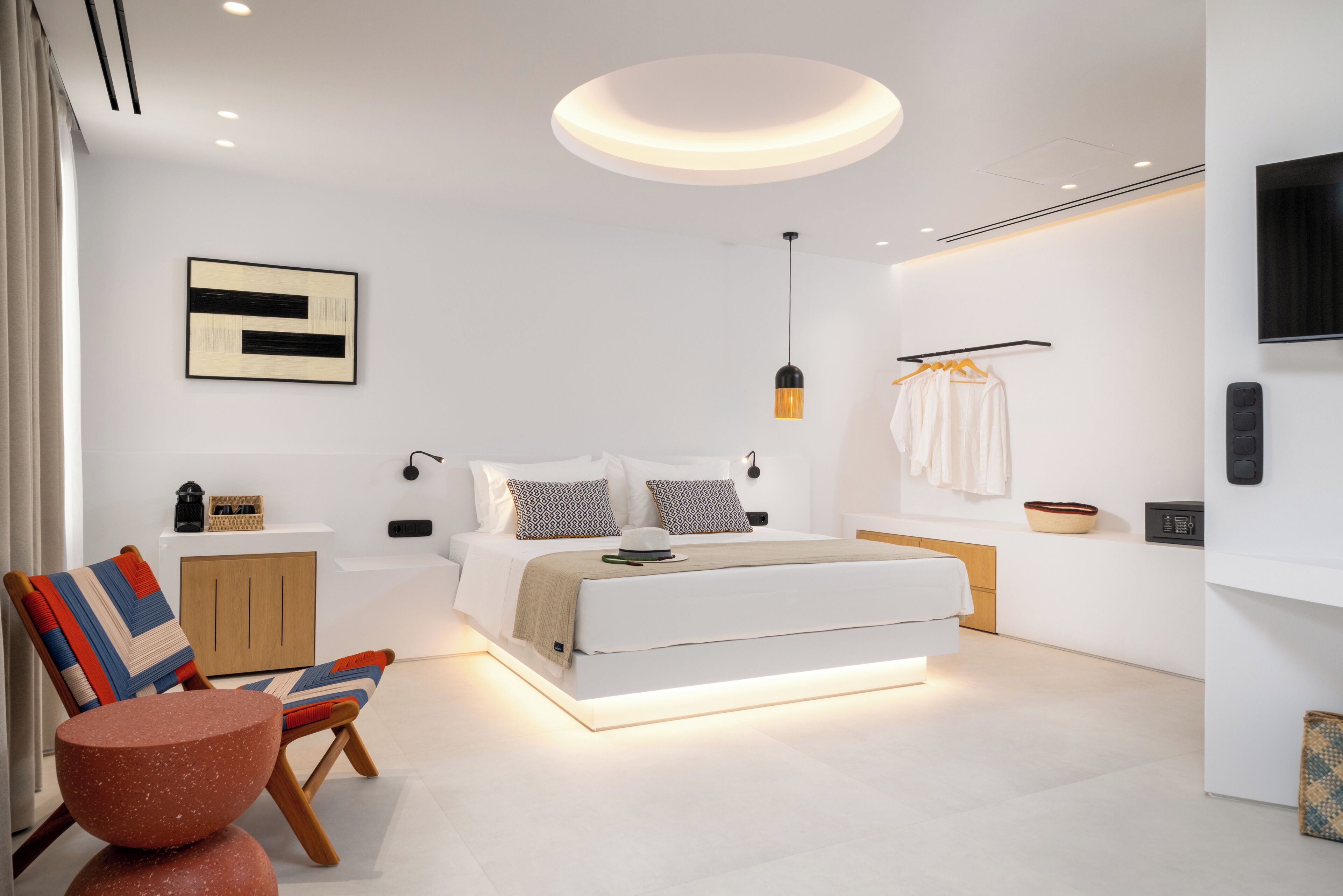 Premium Suite with Outdoor Hot Tub | Roupa de alta qualidade, cofre no quarto, cortinas/cortinados opacos 