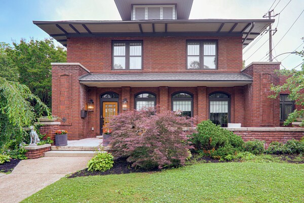 Midtown Jackson - 1900 Brick Craftsman Home - Tennessee