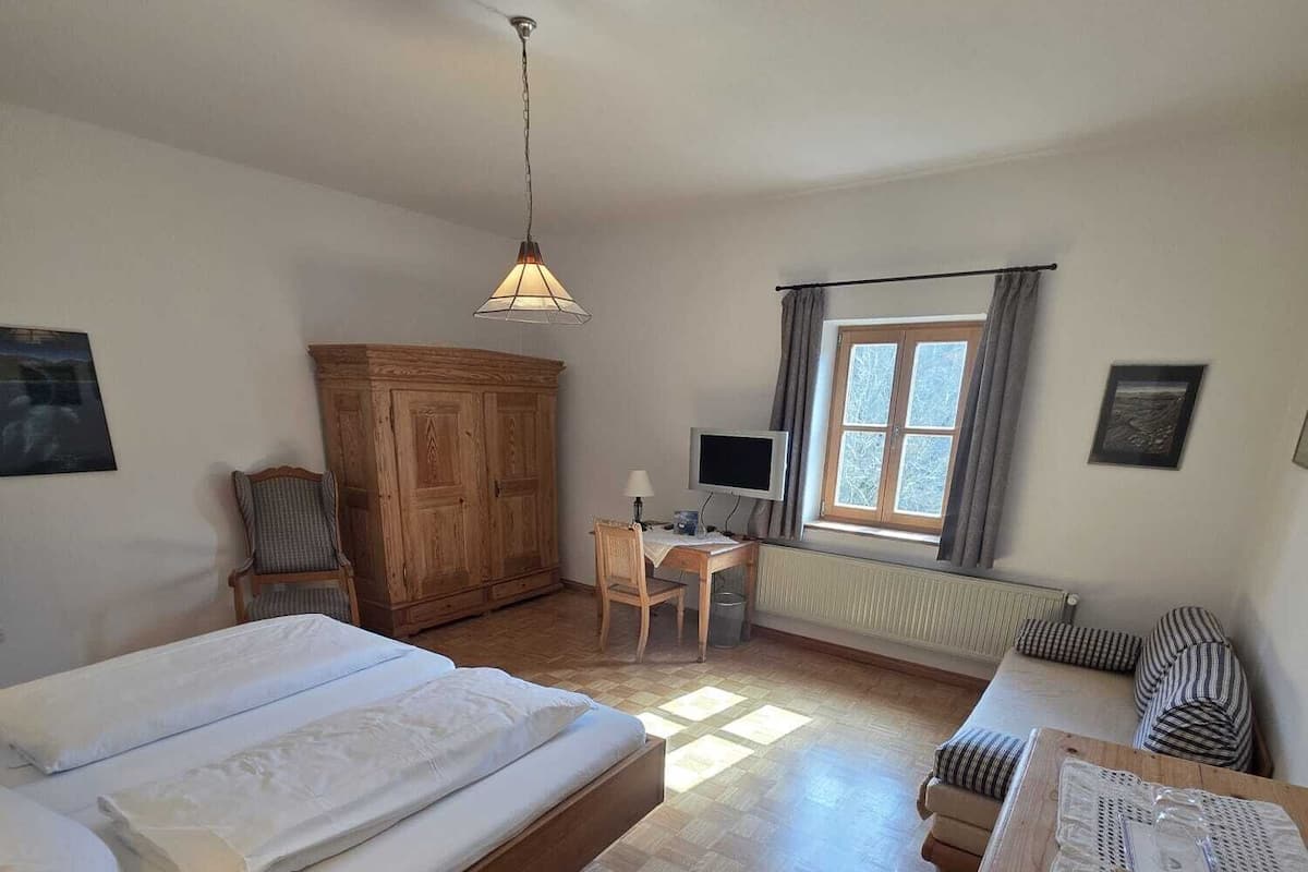 Quarto casal clássico, vista para o jardim | Wi-Fi de cortesia