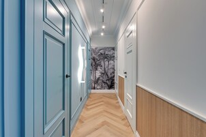 Apartamento luxo, sacada, vista para o pátio | Parte interna
