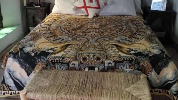 Quarto Clássico com Cama de Casal