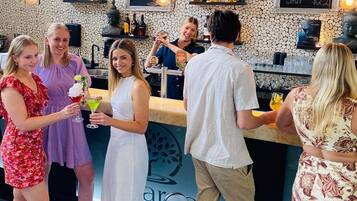 Chalé luxo, vista para o vale | Bar (na propriedade)