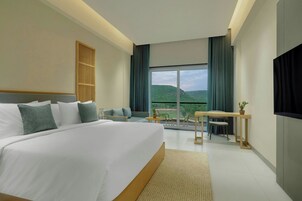 Quarto, 1 cama king-size e sofá-cama, vista para a montanha
