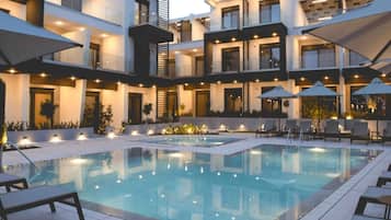Vila, 3 quartos, para fumantes, sacada | Piscina | Piscina interna
