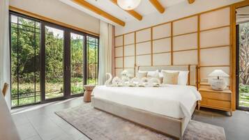 Vila superior, vista para a colina | Roupas de cama premium, edredons de pluma, frigobar, cortinas blackout