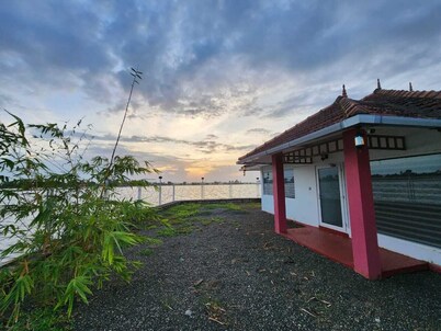 MIRAS PMC Lakeshore Resort