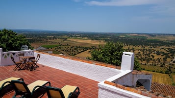 Quarto casal ou duplo standard, vista para o vale | Terraço/pátio