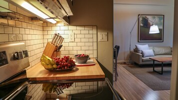 Suite Superior, casa de banho anexa, vista para o jardim (Couryard Suite #1) | Cozinha privada