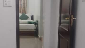 Quarto família, vista para a cidade | Vista do quarto