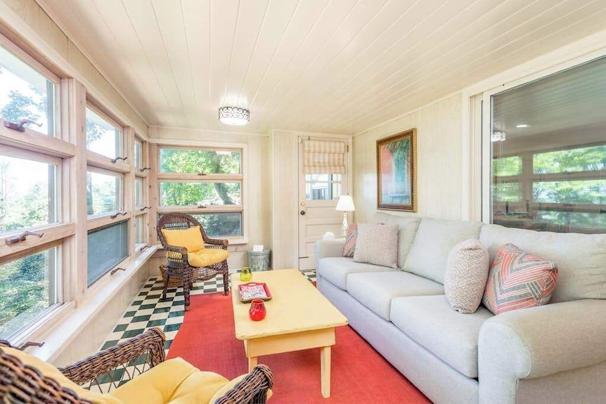 Lovely & Inviting Home With A Sun Porch, Washer/dryer & Ac - Hendersonville, NC