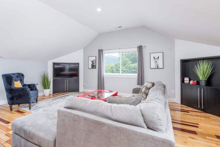 Fantastic Upper Apartment With Fast Wifi, Full Kitchen, Firepit & Central Ac - Swannanoa, NC
