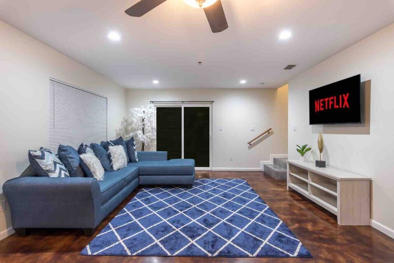 The Aspen King Size Bed Fast Wifi Central Comfy - McAllen, TX