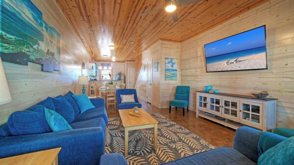 Sandy Shores By Avantstay Breezy Townhome Pool Access + Near Beach - Port Aransas, TX