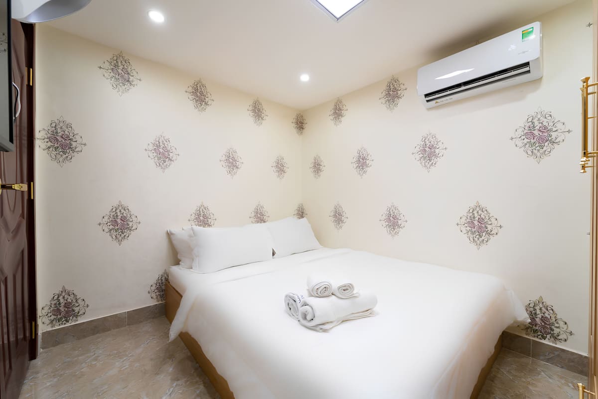 Quarto Duplo Económico | Wi-fi grátis, roupa de cama fornecida