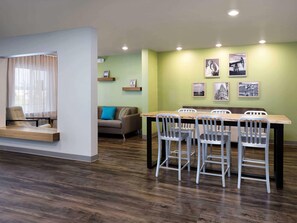 WoodSpring Suites Woodbridge Menlo Park Area, Metuchen: Hotel Reviews ...