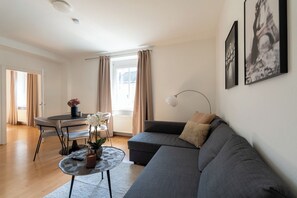 Apartamento Comfort, 1 cama queen-size e sofá-cama | Sala de estar