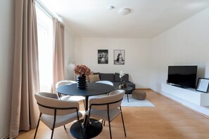 Apartamento Comfort, 1 cama queen-size e sofá-cama | Restaurantes