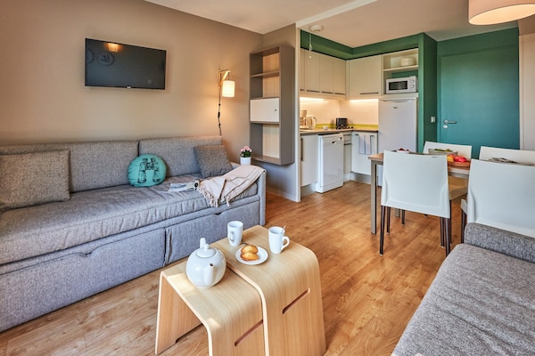 Coastal Chalet For 6 With Pool - Courseulles-sur-Mer