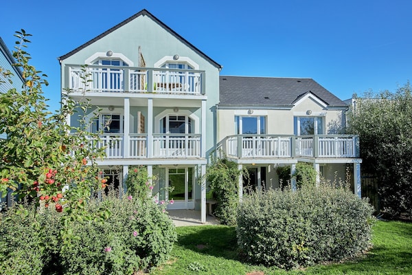 Elegant 4-pax Apartment With River View - Plage de Courseulles sur Mer