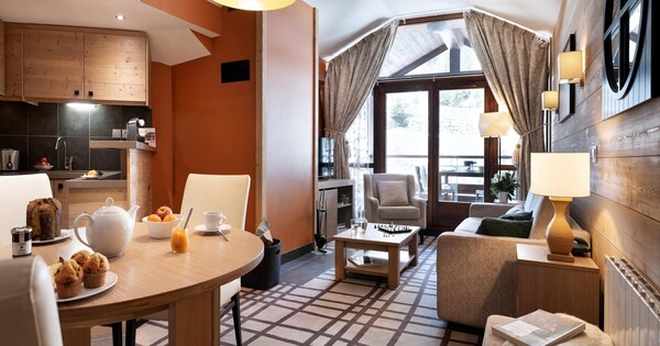 Retreat With Spa Access - Passy