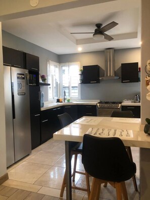 Bungalow, 2 quartos, piscina privativa | Interior