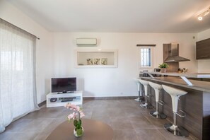Hideaway With Private Sun Deck, Lecci: Hotel Reviews, Rooms & Prices ...
