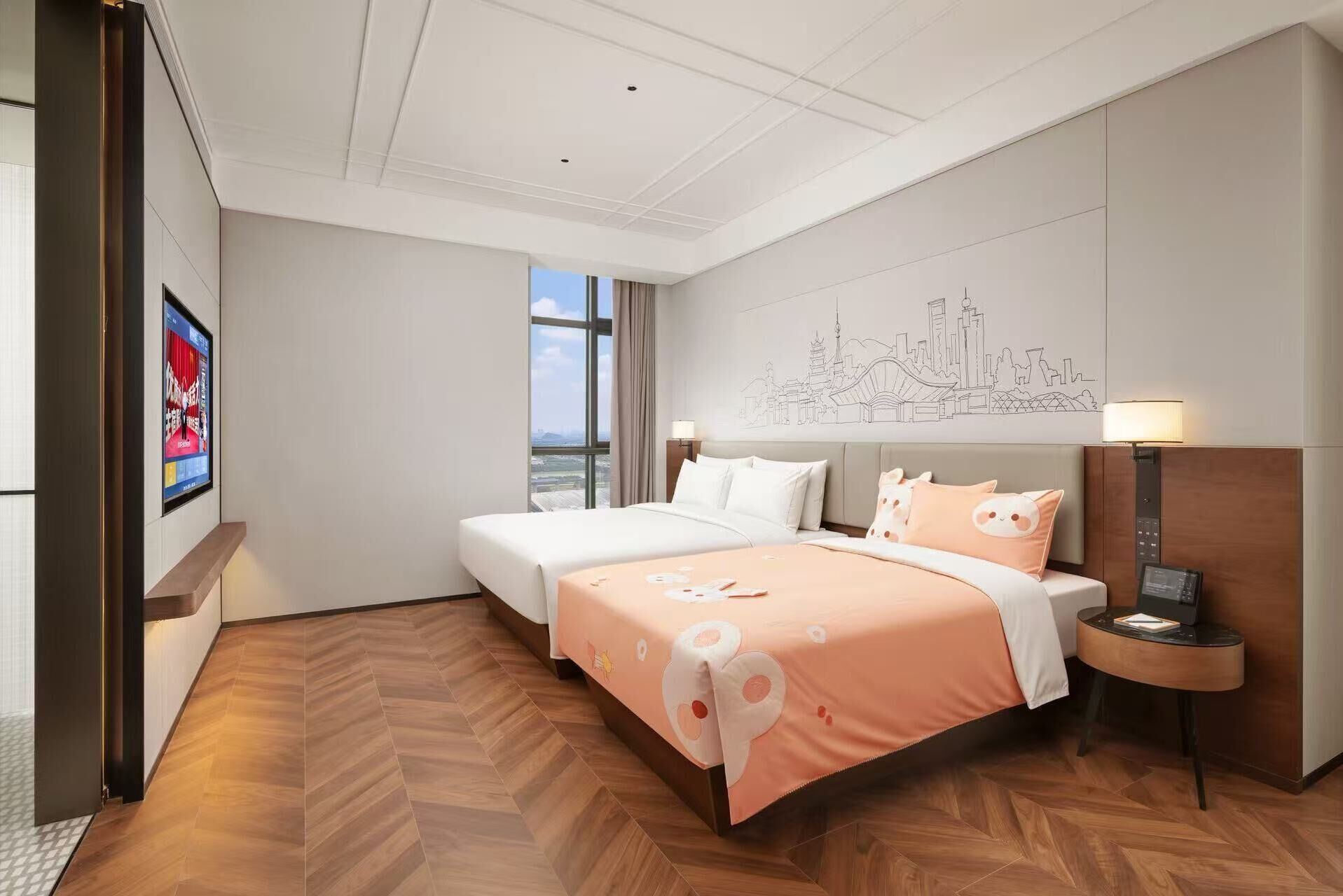 Quarto casal básico | Cofres nos quartos, cortinas blackout, roupa de cama