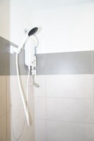 Quarto Premium | Casa de banho | Um polibã 