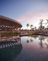 2 piscinas exteriores 