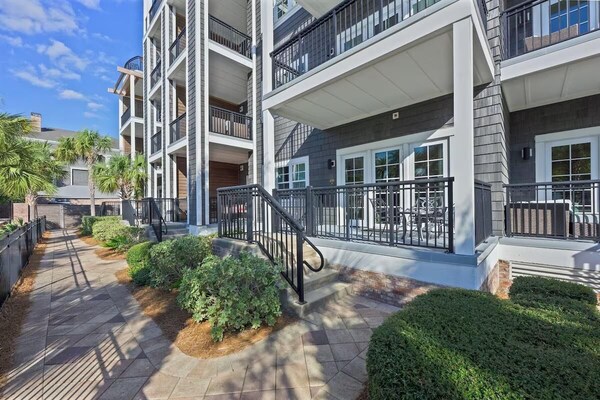 Henderson Beach Resort Lofts 104- Poolside Paradise - Destin, FL