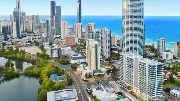 The Brass Room Pineapple Wyndham Surfers Paradise - Gold Coast