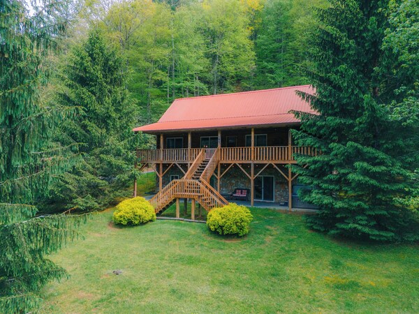 Hidden Serenity Hot Tub, Fire Pit, Minutes From Boone - Fleetwood