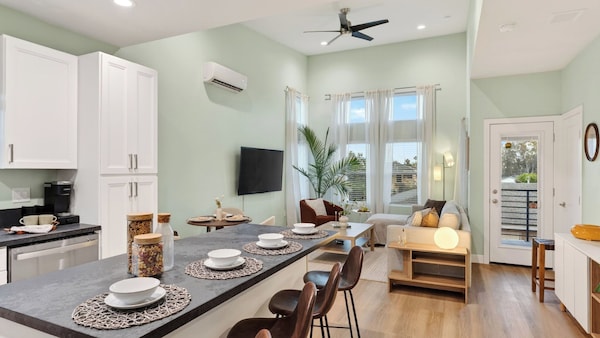 J Street By Avantstay Sun-filled Two-story Home Near Balboa Park + Gaslamp Quarter - Mission Valley - San Diego