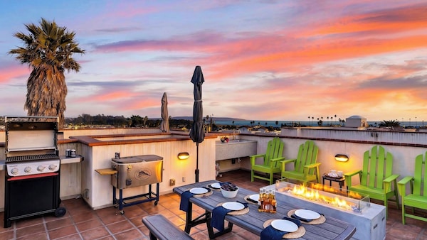 Stimson By Avantstay Coastal Luxury Living With Rooftop Fire Pit 2 Blocks From Beach - Avila Beach, CA