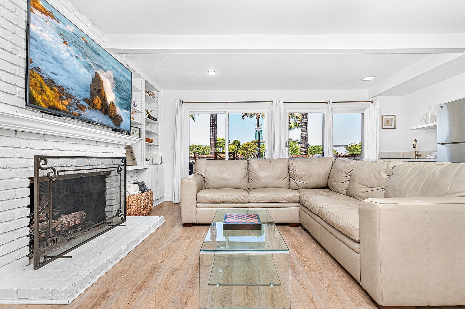 Sleek & Spacious 1br In The Heart Of Newport, Steps To Beach & Marina Park - Newport Beach, CA