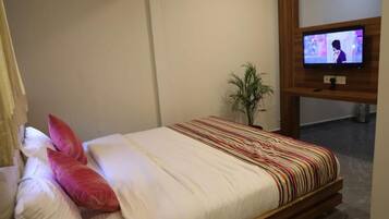Quarto casal luxo, vista para a cidade | Wi-Fi de cortesia