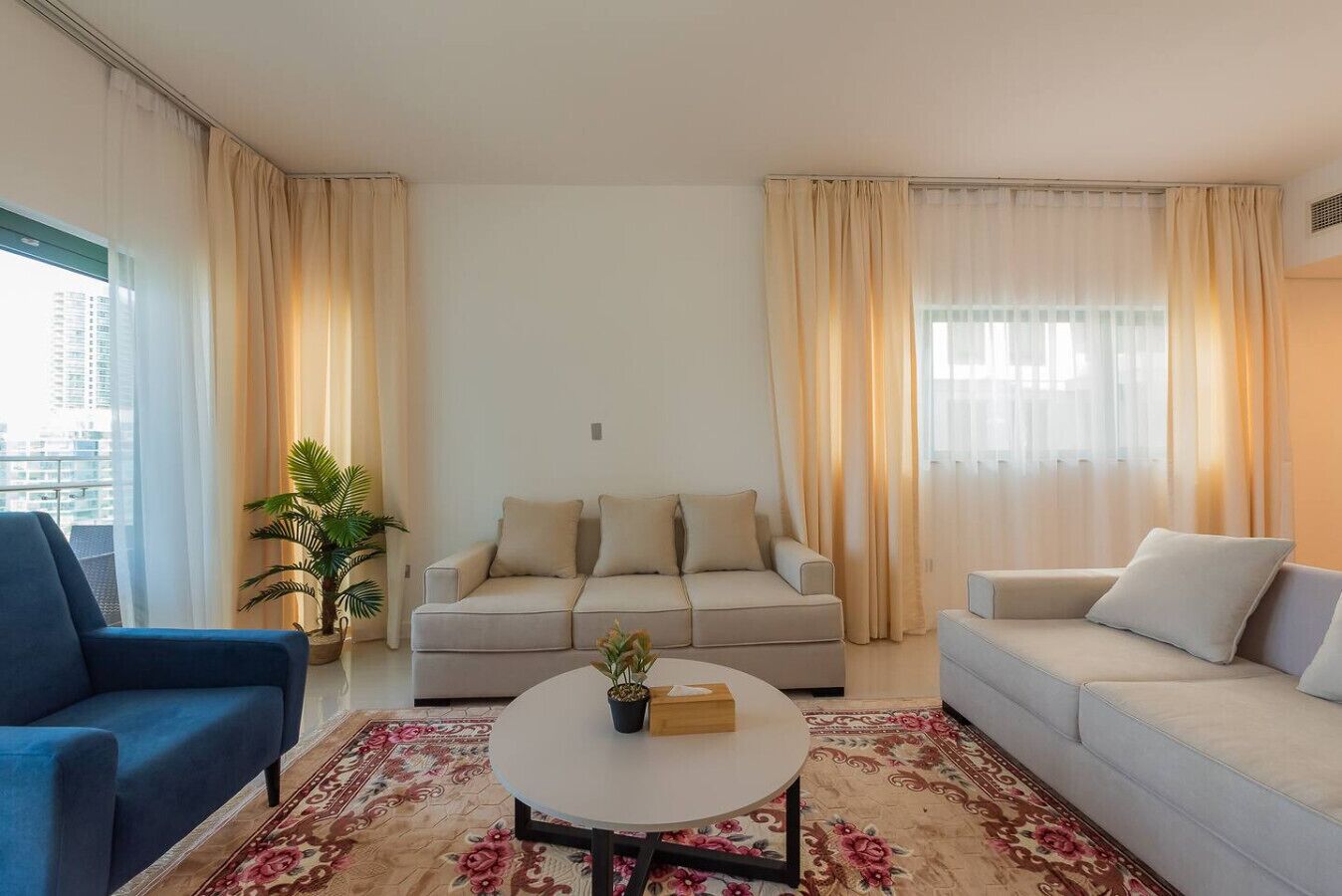 Seaview Bliss | Chic 2br With Balcony Retreat - Abu Dhabi