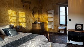 Quarto Duplo Superior, casa de banho anexa, vista para a piscina (2) | Roupa de alta qualidade, Wi-fi grátis, roupa de cama fornecida