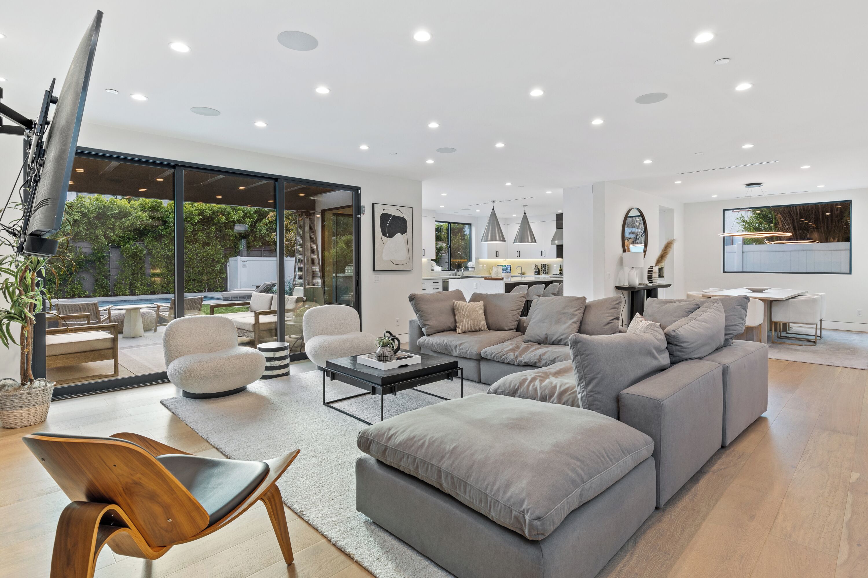 Villa (6 Bedrooms) | Exterior