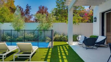 Villa (5 Bedrooms) | Exterior