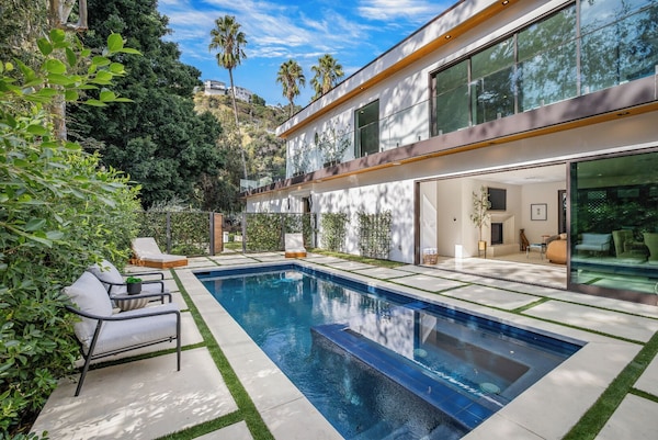 Laurel Canyon - Huntington Park, CA